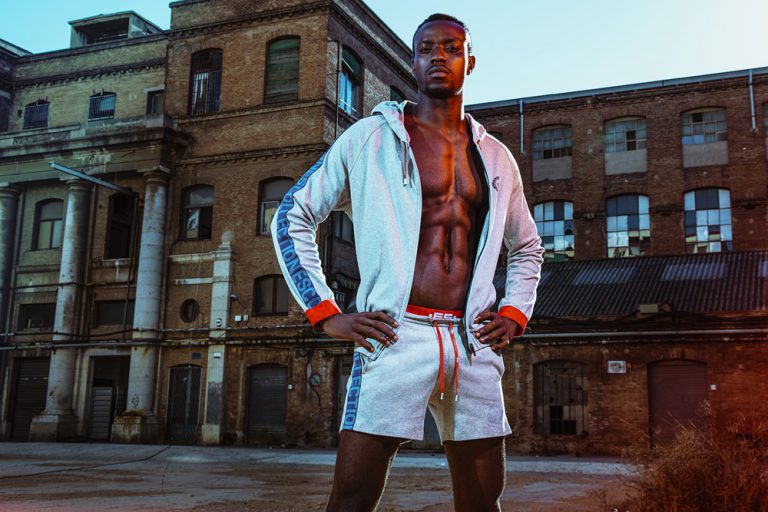 Check Out The Sexy Ad Campaign For ES Collection's New 'Dystopia' Line ...