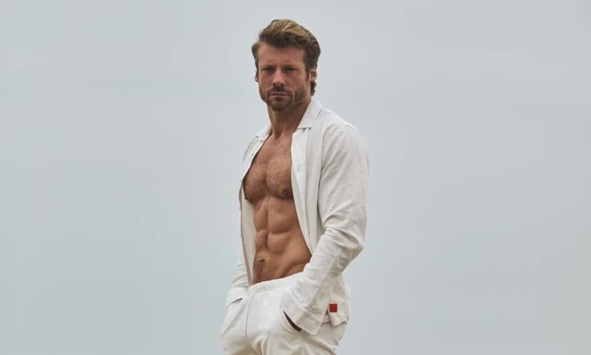 Taylor Napier’s Maksim Puts Bi & Poly Love In The Wheel Of Time